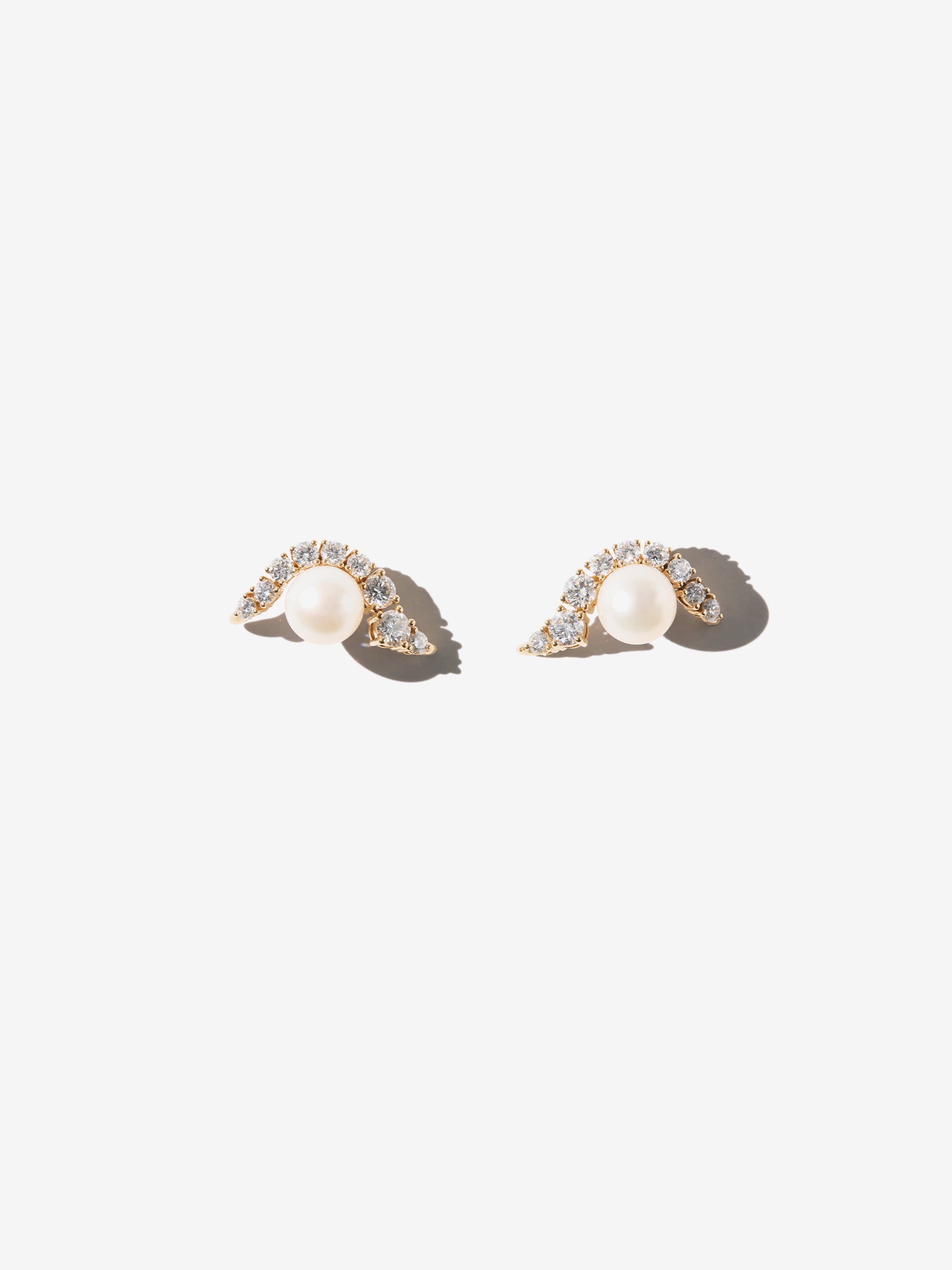 PE15 Prive. Akoya Pearl with Curved Diamond Earrings